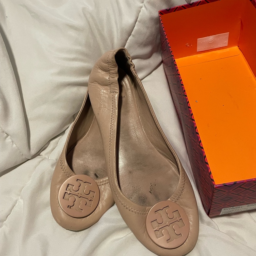 Cream Colored Tory Burch Flats - Gem
